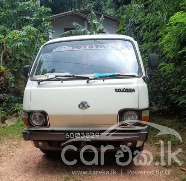 TOYOTA HIACE LH30 1982 | Careka.lk