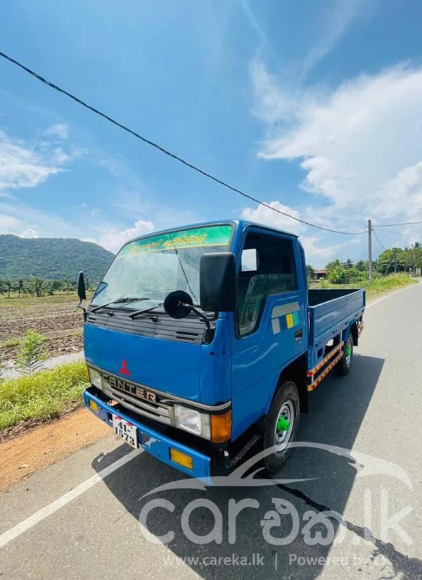 MITSUBISHI CANTER 1982 | Careka.lk