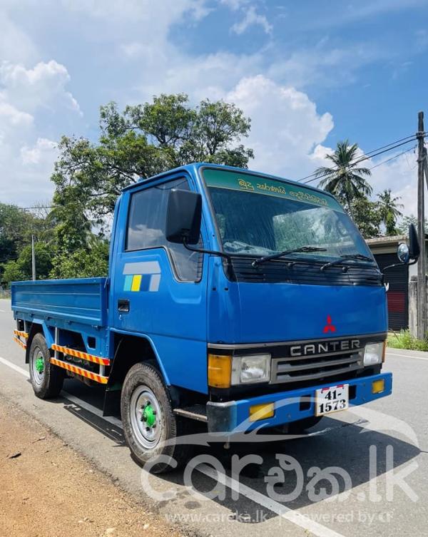 MITSUBISHI CANTER 1982 | Careka.lk