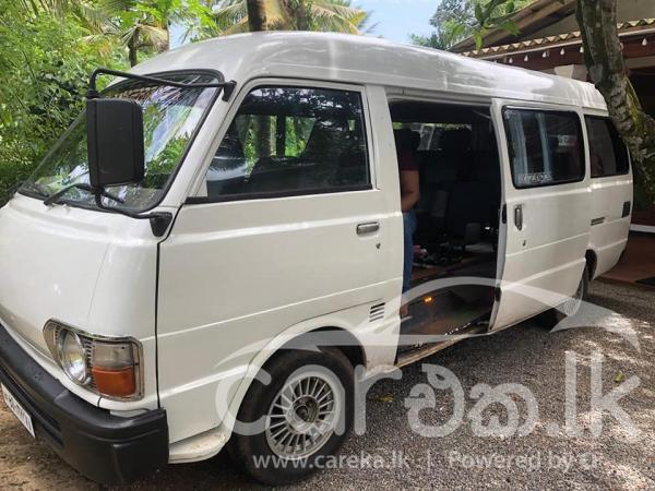 TOYOTA HIACE LH40 1982 | Careka.lk