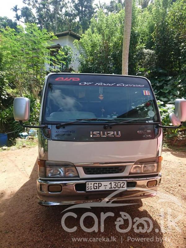 ISUZU CREW CAB 2000 | Careka.lk