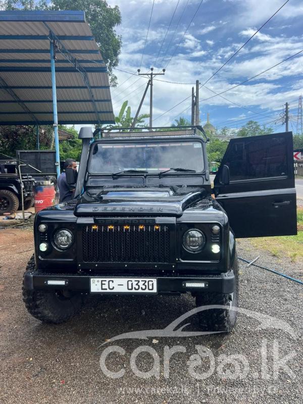 LAND ROVER DEFENDER 1978 | Careka.lk